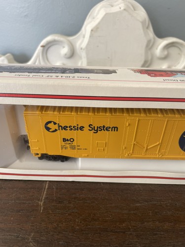 Bachmann: HO Scale "Chessie System" (B&O) Freight Train Box Car 11147 ...