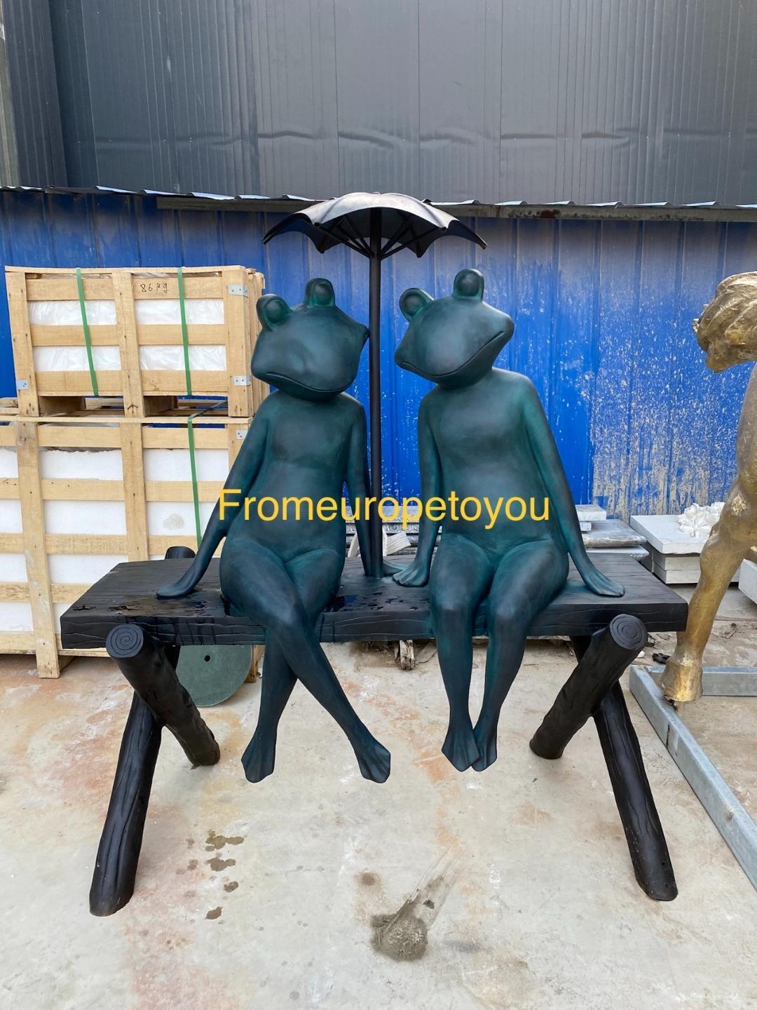 BEAUTIFUL BRONZE OF 2 SEATED FROGS ON A BENCH - BFB43A | eBay