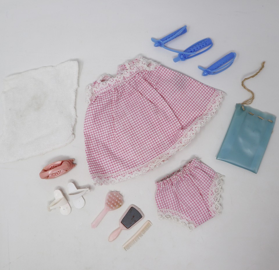 VINTAGE 1960s PEDIGREE MIE ENGLAND SINDY 1ST SINDY DOLL RARE AUBURN ...