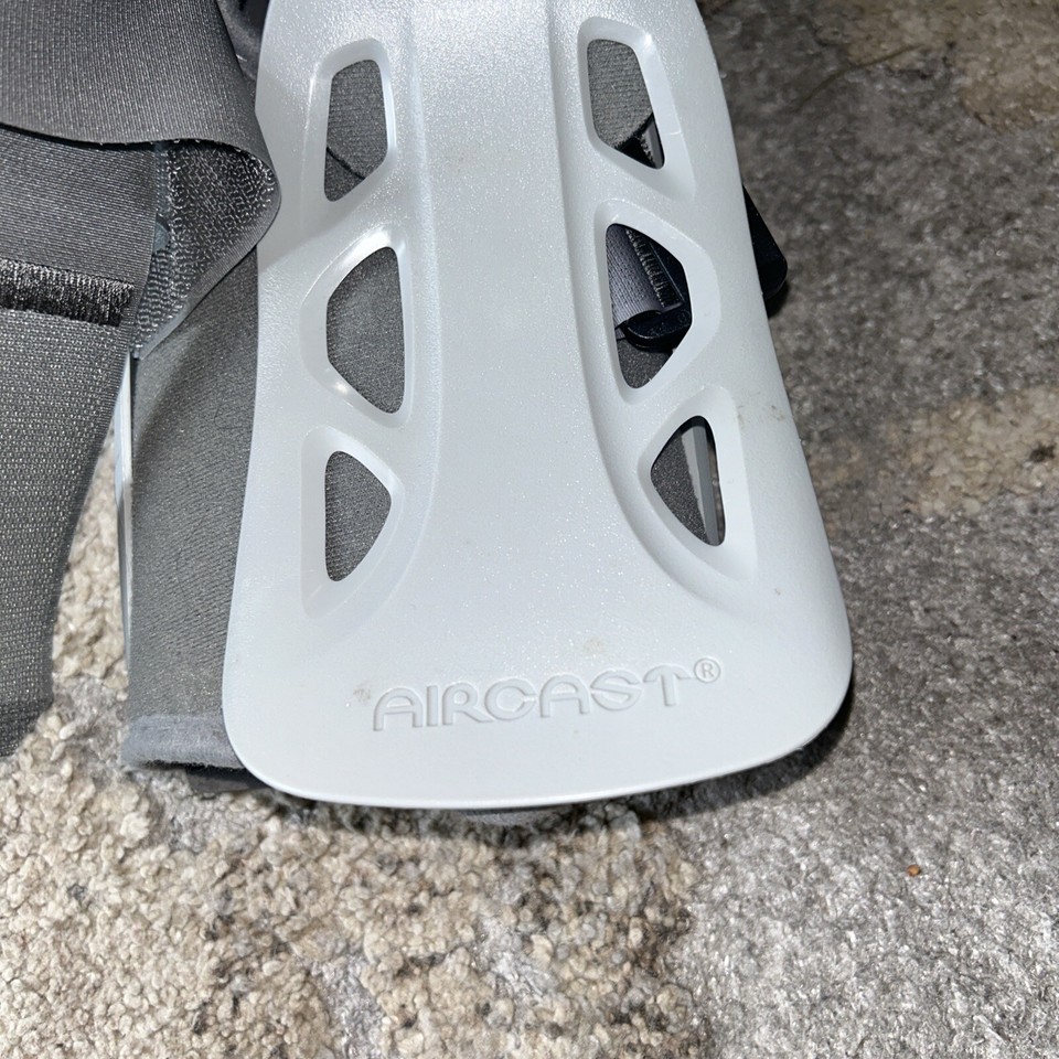 DJO Boot AirCast Medical Boot Orthopedic Inflatable Size M Softstrike ...