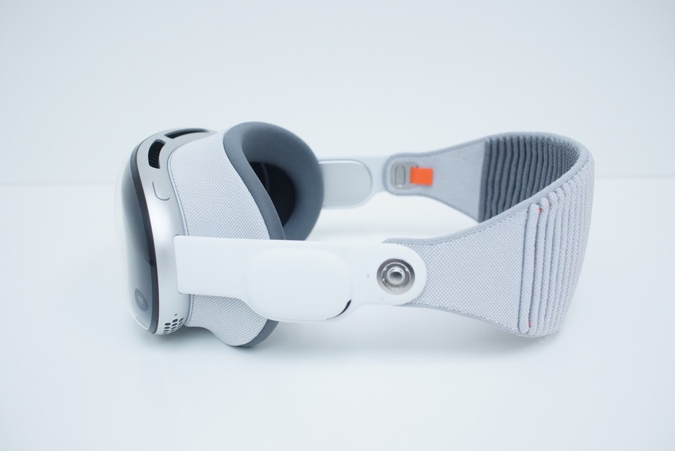 Apple Vision Pro 512GB, Solo Knit Band - S, Light Seal - 21W | eBay