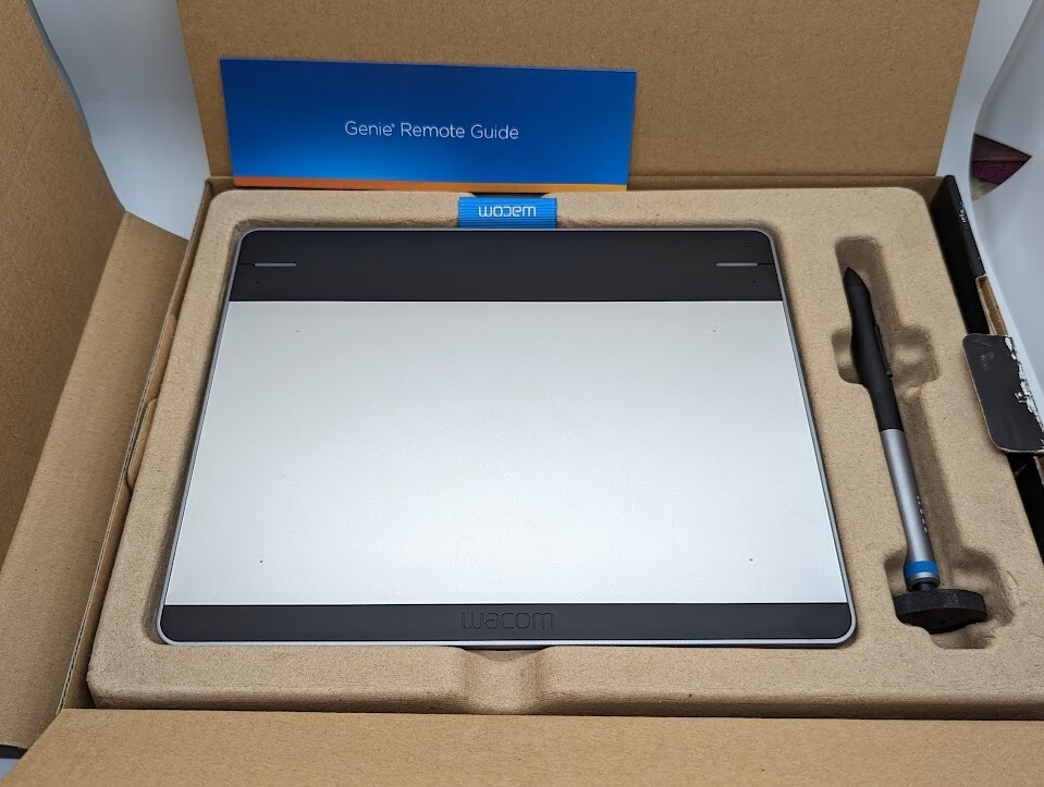 Wacom Intuos CTH-480 Small Creative Pen & Touch Tablet - Open Box