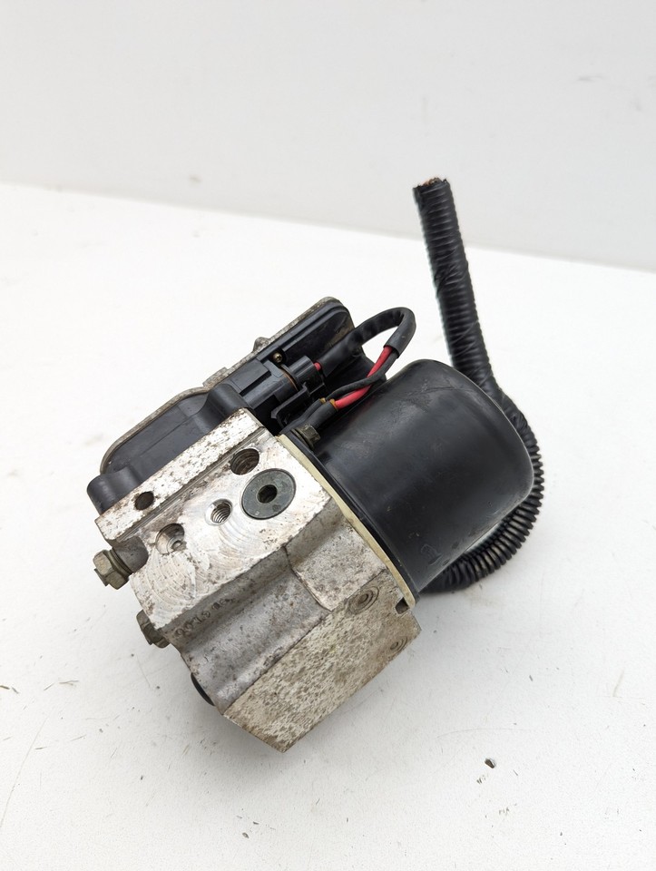 2000-2002 Chevy Tahoe/ Suburban 1500 ABS Anti Lock Brake Pump Module | eBay