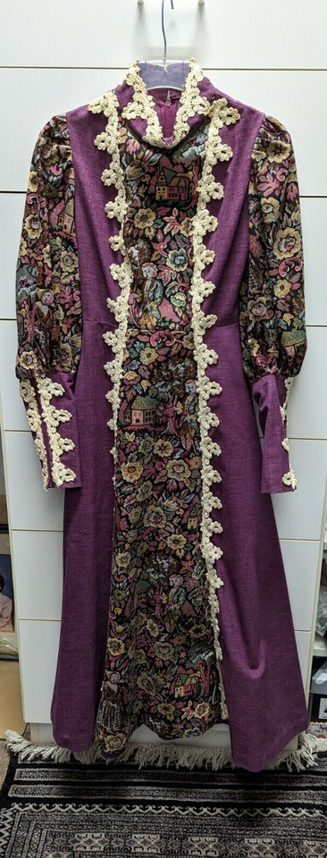 Vintage Gunne Sax Black Label 1970 Tapestry w Embroidery Long Dress EC ...