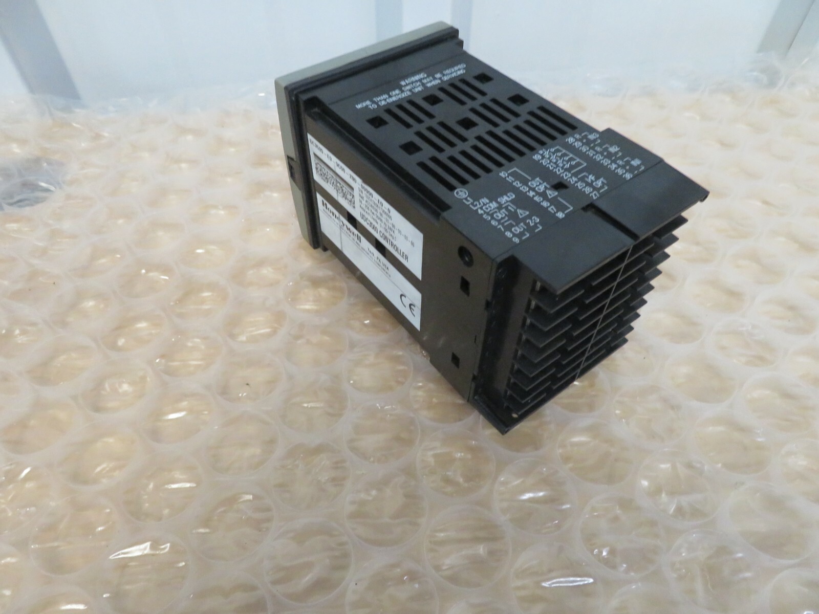 Honeywell UDC3500 Temperature Controller DC3500-E0-0C00-200-00000-E0-0 ...