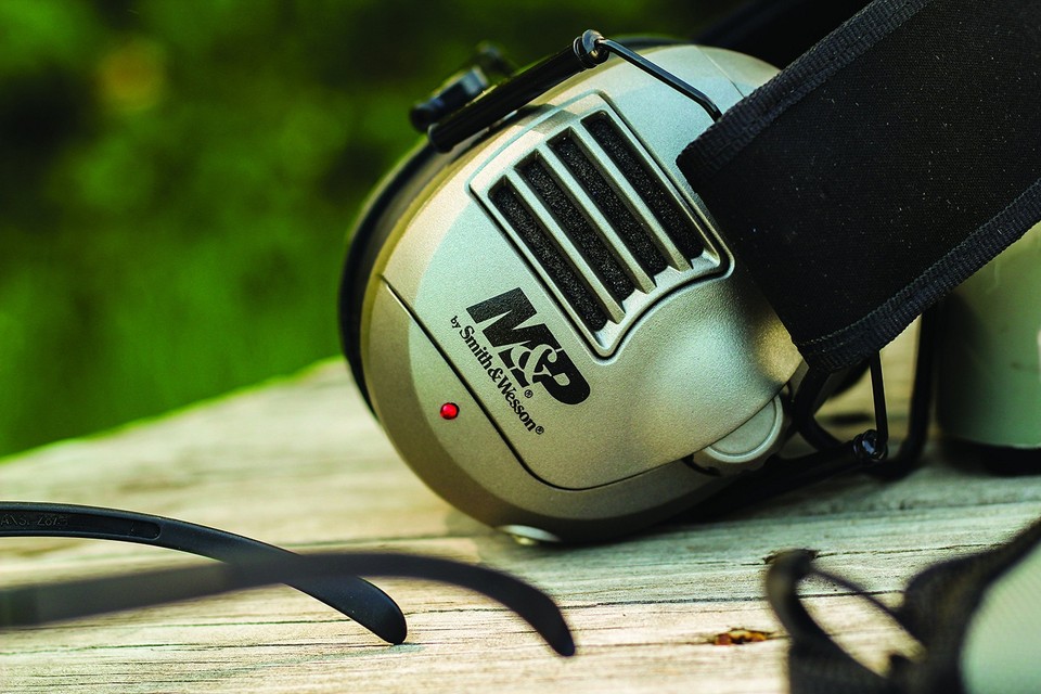 Smith & Wesson 110041 M&P Alpha Electronic Ear Muffs | eBay