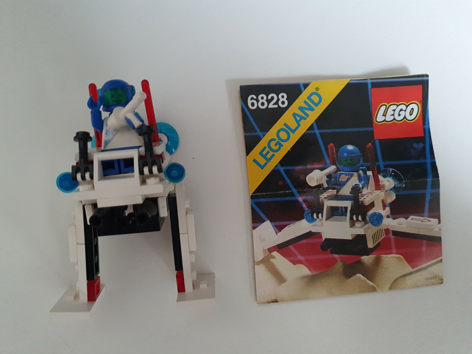 Lego 6828 Futuron, Space,M-Tron,Blacktron | eBay.de
