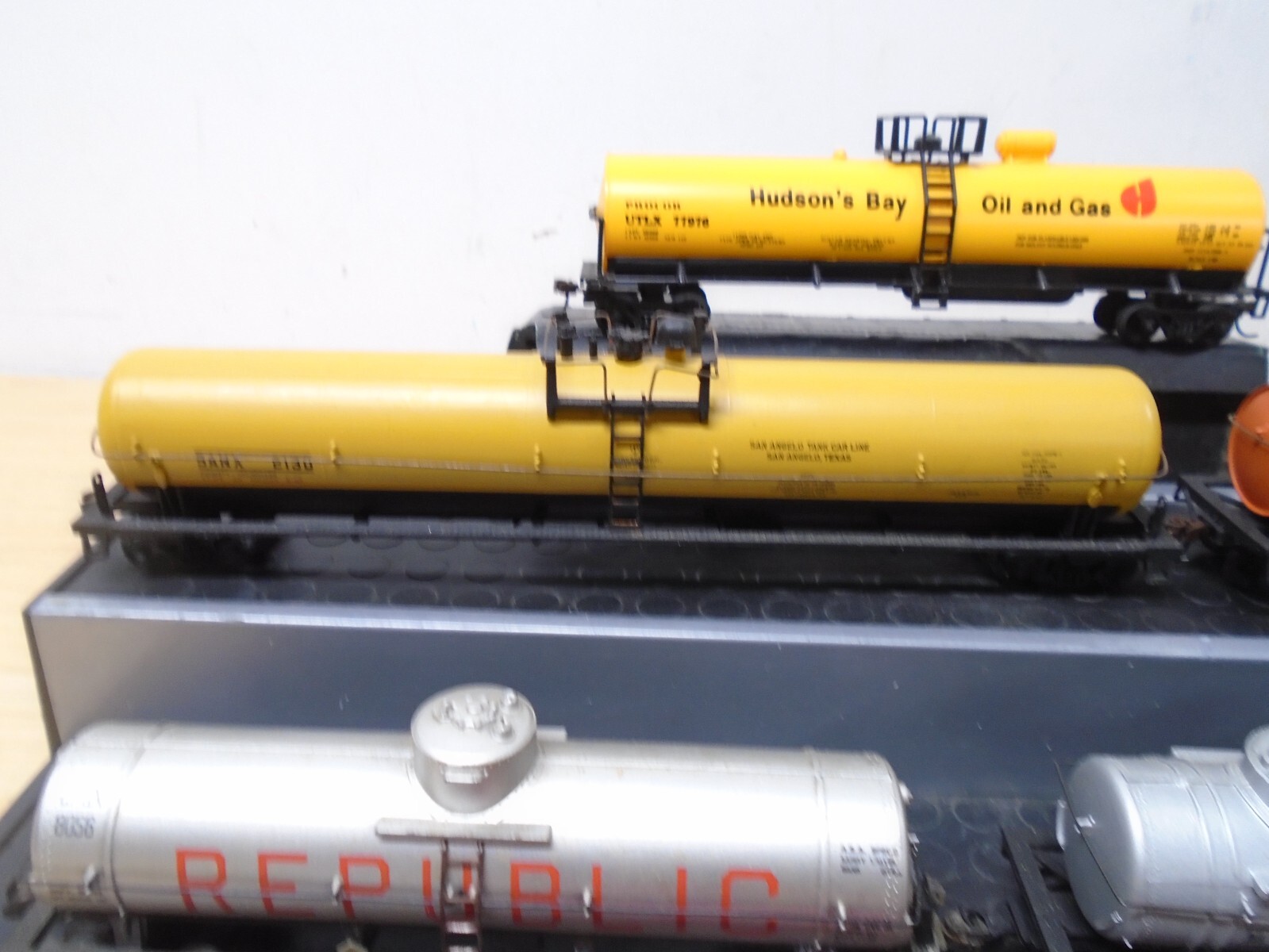 NINE HO TANK CARS-Hooker+Conoco+Rep+TanK Train+SNAX+UTLX+FireFox+DuPont+Mobile | eBay