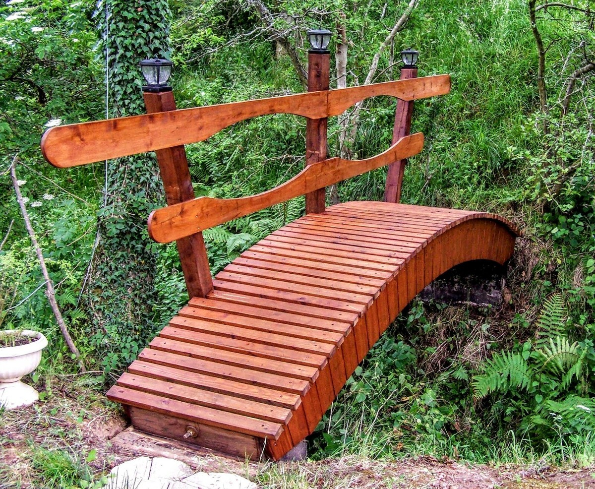 Building Wooden Bridges For Gardens How To Build A Wooden Foot Bridge
