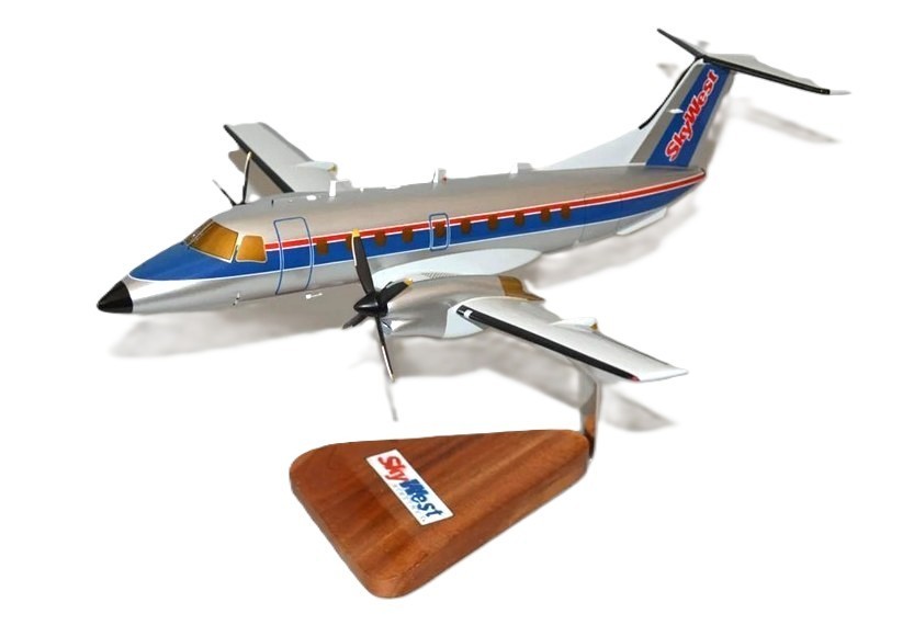 Skywest Airlines Embraer EMB-120 Brasilia Old Color Desk Model 1/48 SC ...