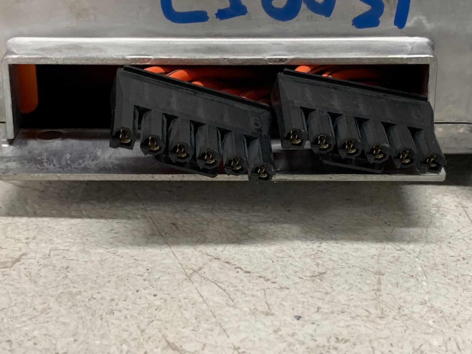 2012-2016 TESLA MODEL S REAR HIGH VOLTAGE JUNCTION FUSE BOX, OEM LOT333 ...