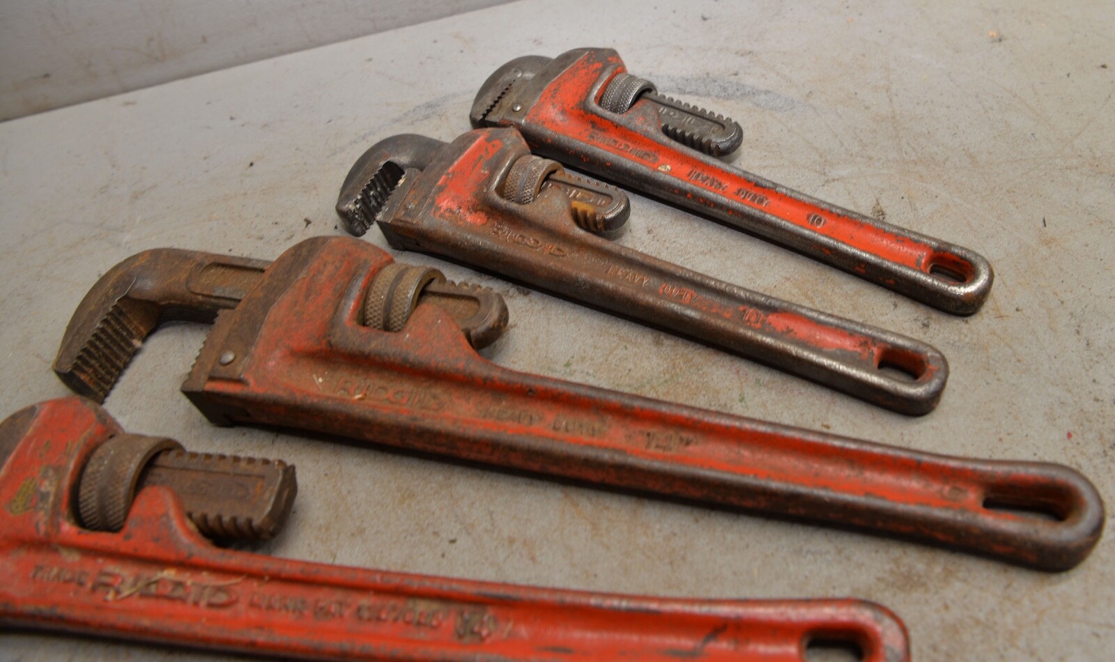 6 pcs all Ridgid 24" 18" two 14" two 10" plumber steam fitter gas oil ...