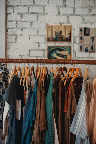 Lot of 100 Women, Mens and Kids Clothing Bulk Wholesale Resale ...