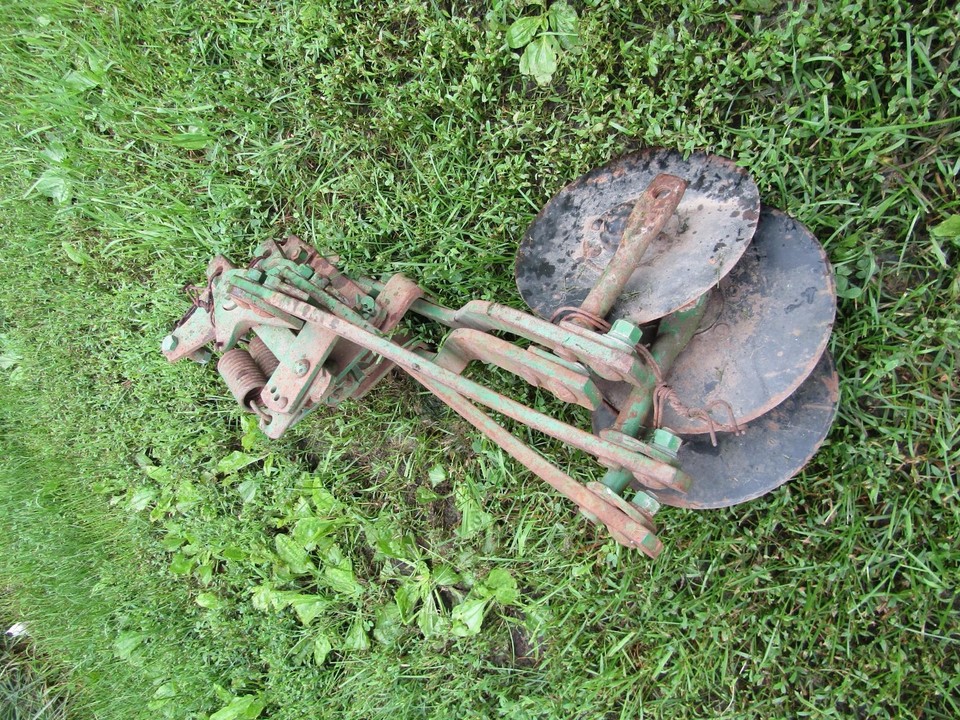 NOS JOHN DEERE PLANTER ROW UNIT COVERING DISC ASSEMBLY 71 50 90 series ...