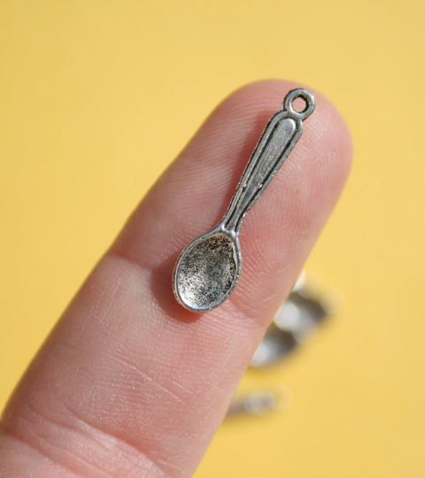 60 Spoon Charms Cutlery Charms 24 x 6 mm Antique Silver Tone U.S Seller ...