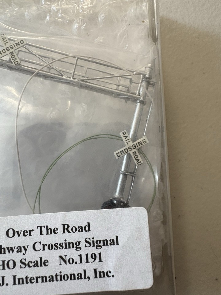 Over The Road Highway Crossing Signal HO Scale #1191 NJ International ...