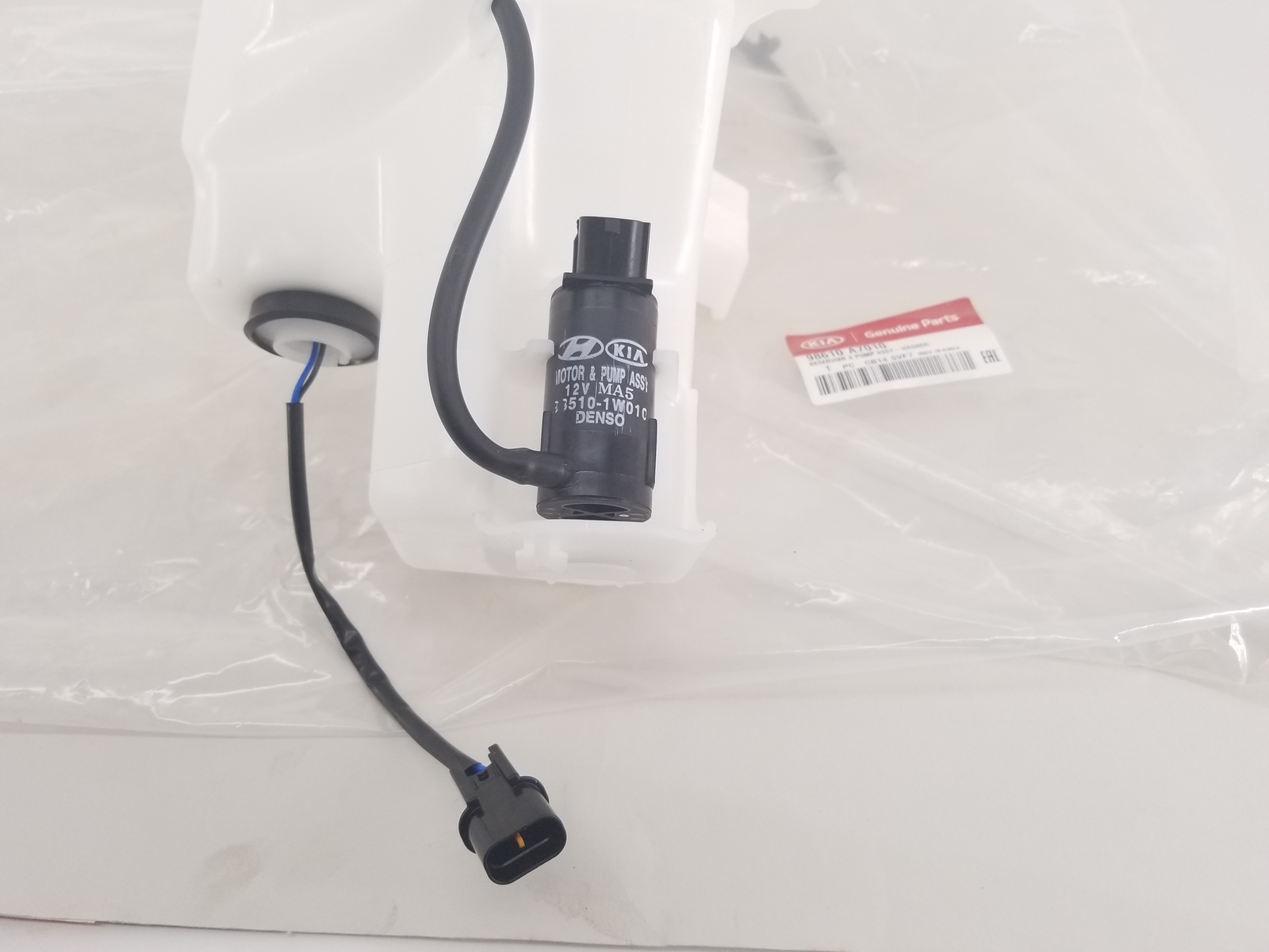 New Genuine OEM Kia 98610 A7010 Washer Fluid Reservoir Tank 2014-2016 ...
