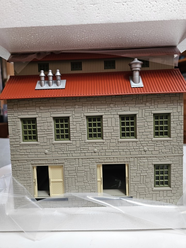 MTH Rail King O #30-90 Granary, Gray stone with Red Roof - Lighted, New ...