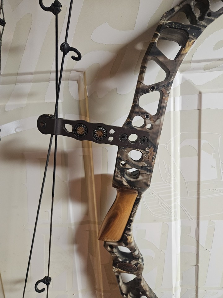 Mathews Reezen 7.0 RH 60-70lbs 28" Compound Bow | eBay