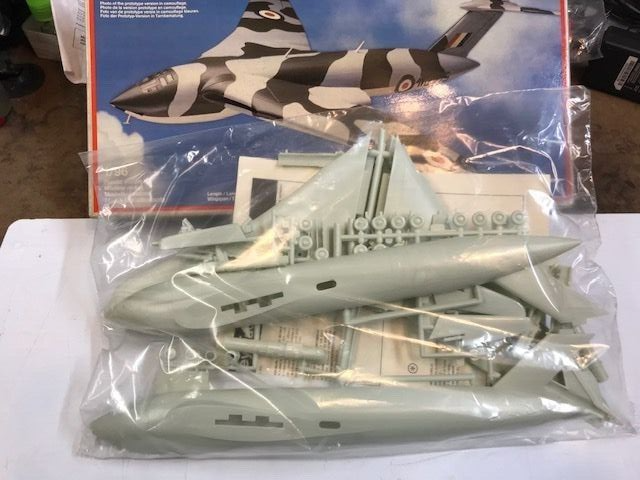 Rare Revell Handley Page Victor..Kit 4332 ..1/96...Factory Sealed Bags ...