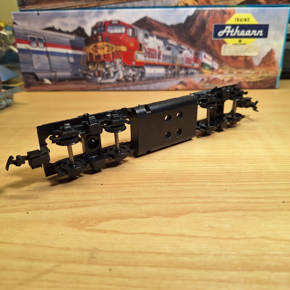 Athearn Gp35 HO Dummy chassis frame Engine locomotive drive train | eBay