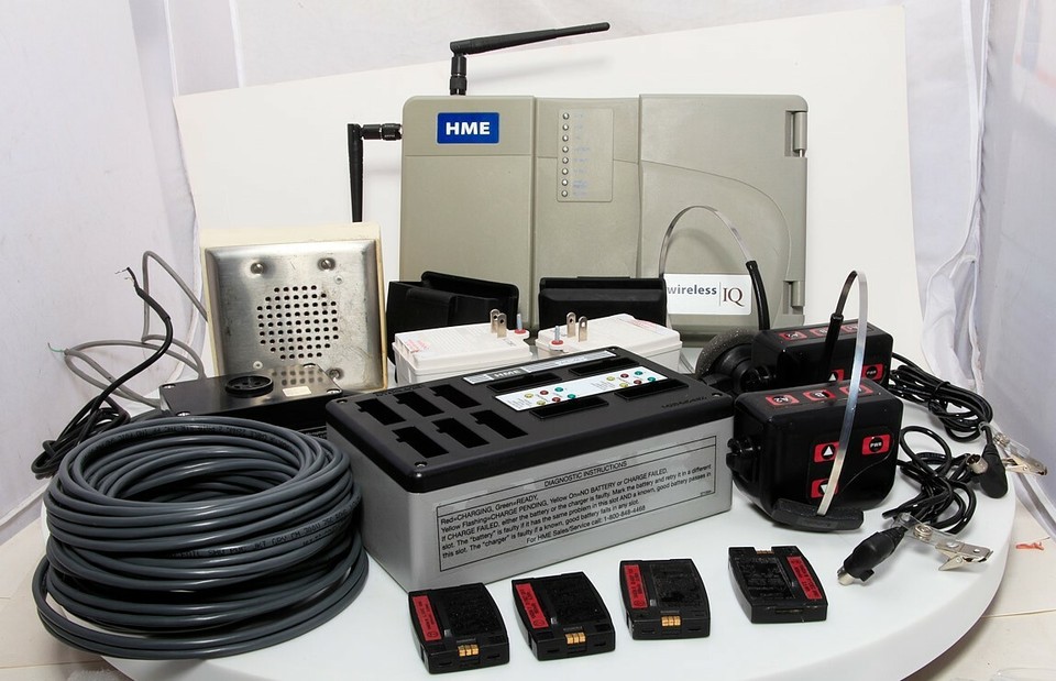 Drive Thru Intercom HME Base6000 +COM6000 +Headsets Speaker Mic Battery ...