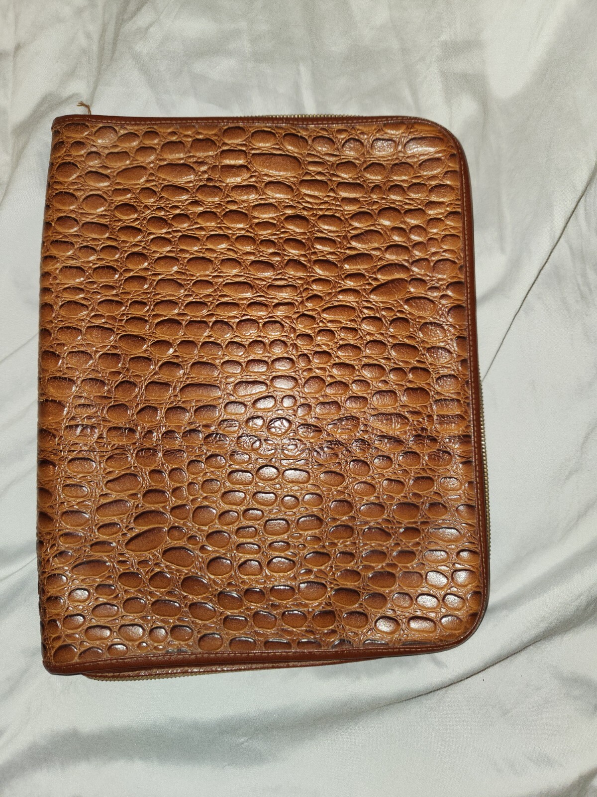 MA Doppelt Deep Buff Cowhide Crocodile Print Zippered Folder Portfolio ...
