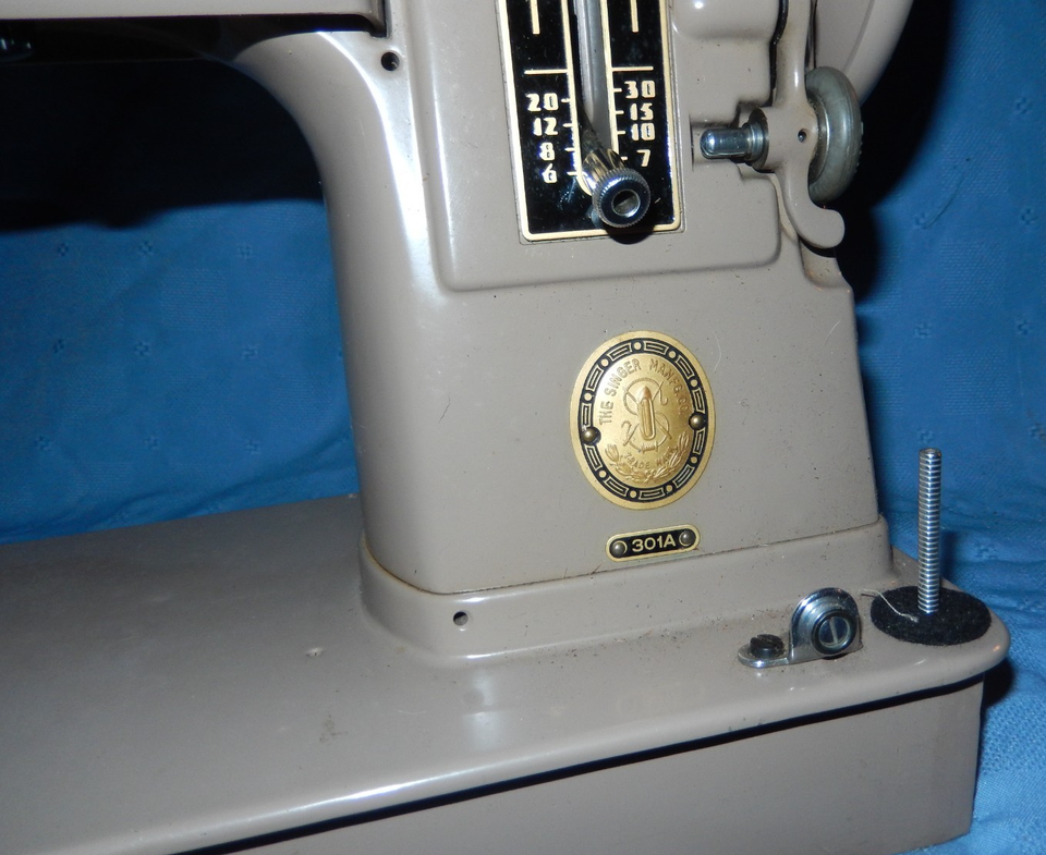 Vintage/Antique Singer 301A Sewing Machine w/ Case, Pedal & Button ...