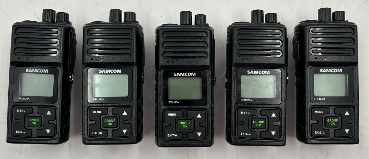 LOT OF 5 SAMCOM FPCN30A UHF HANDHELD PORTABLE TWO-WAY RADIOS W ...