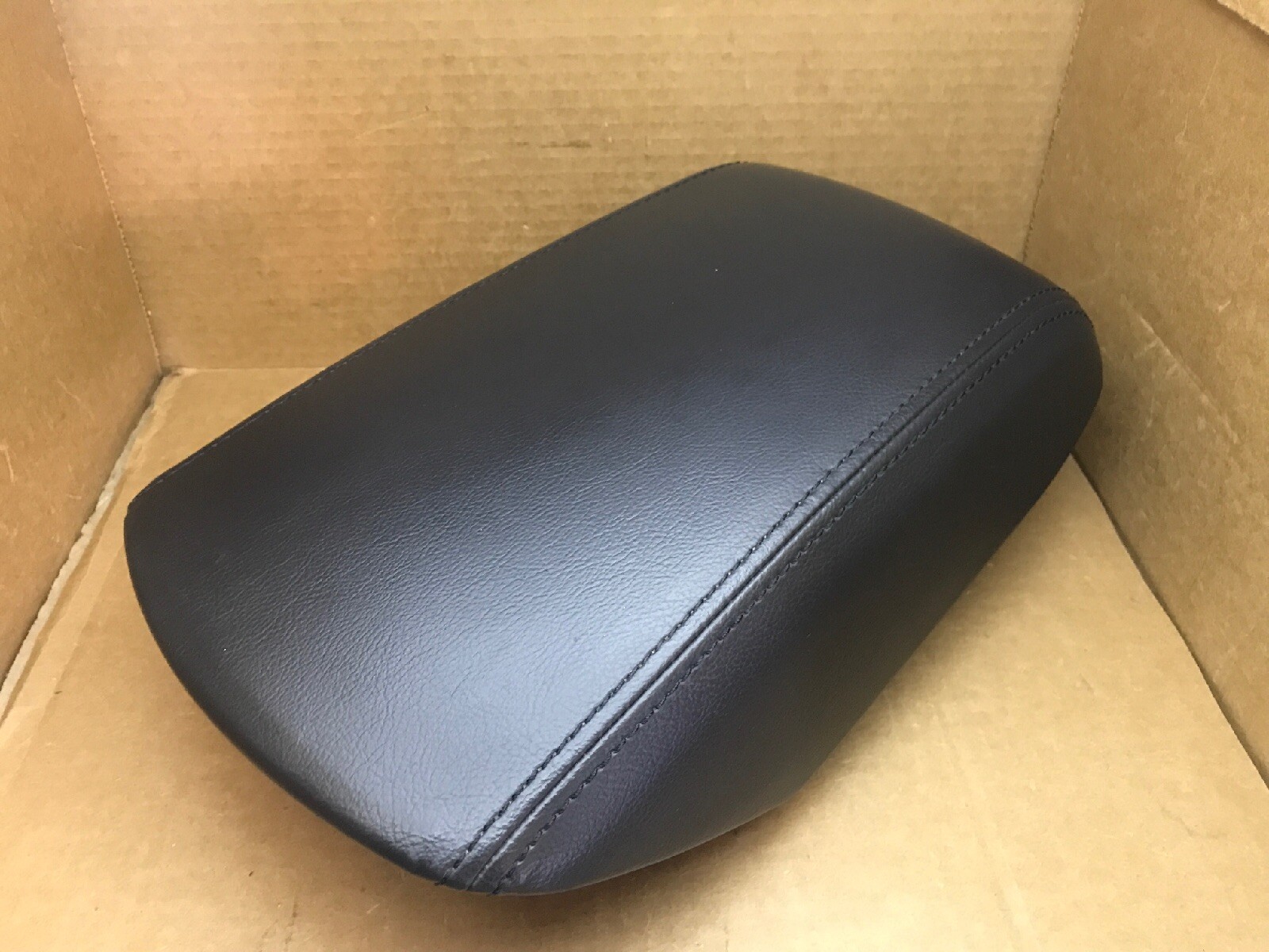 2011-2018 FORD EXPLORER CENTER CONSOLE LID COVER TOP ARMREST ARM REST ...