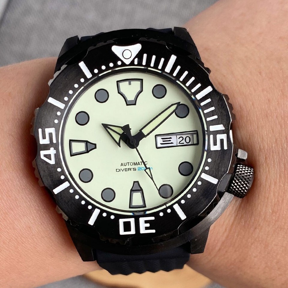 42mm Black Case Lume Dial NH35A Automatic 200M Dive Watch Men Sapphire ...