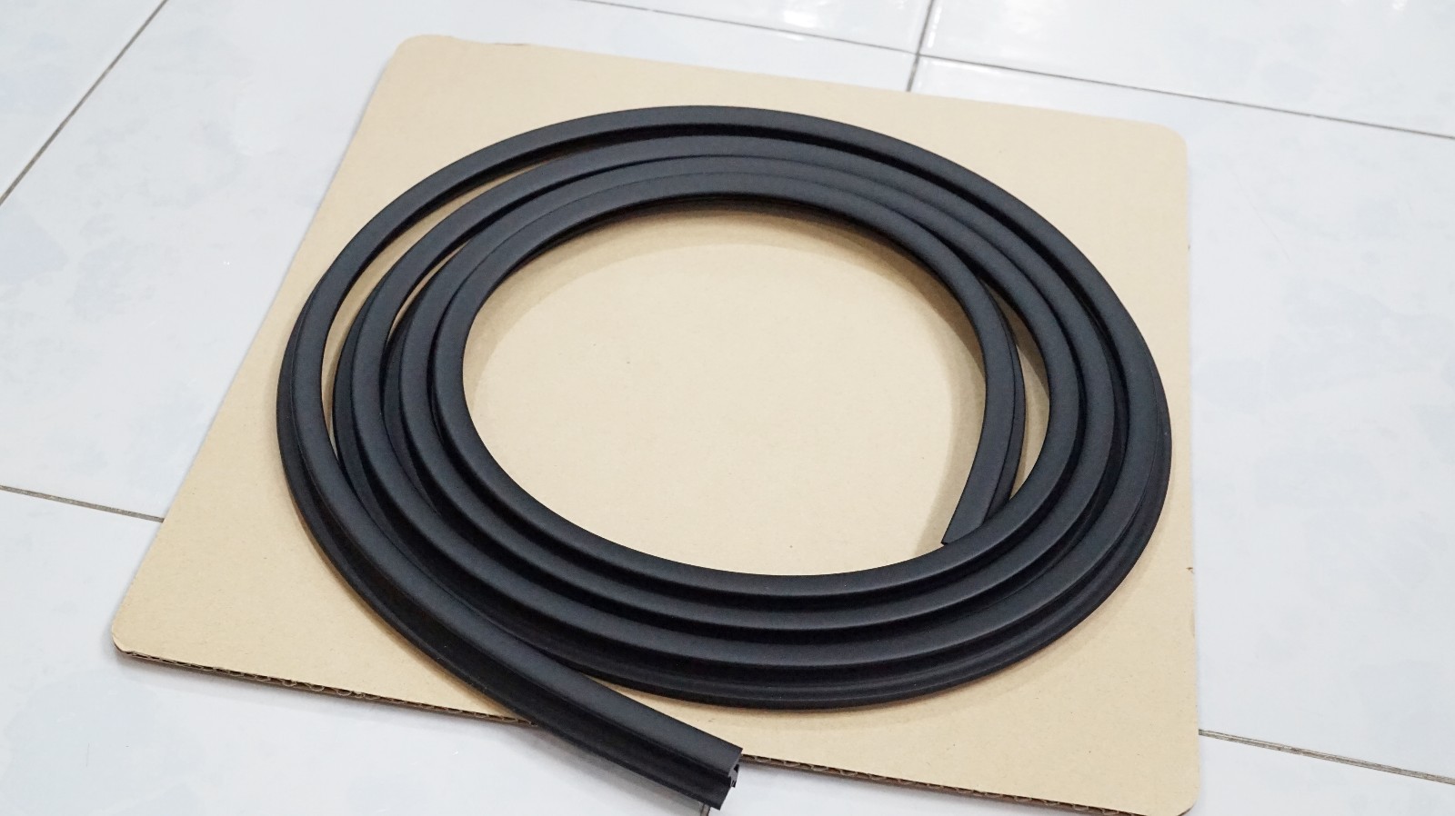 TOYOTA HILUX FORTUNER 2005-2014 MOULDING, WINDSHIELD,OUTER UPPER 75531 ...