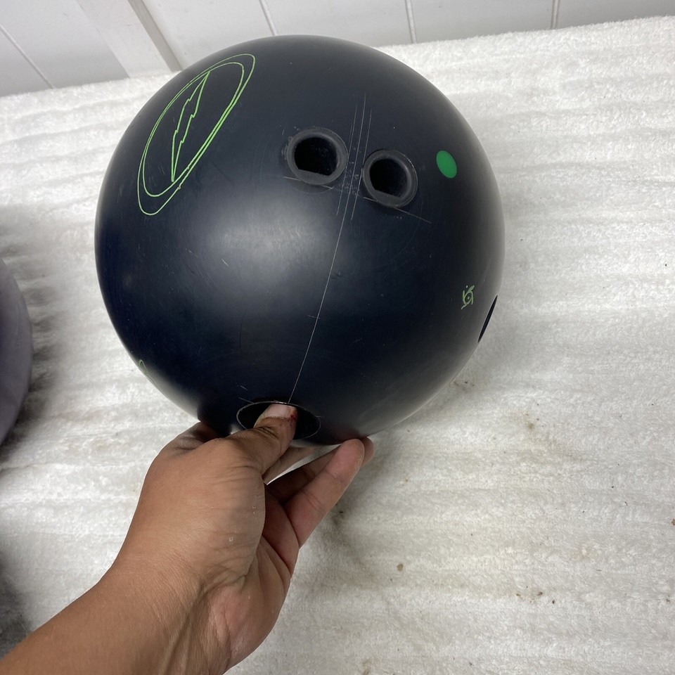 USBC 17TUBB20V040 PITCH BLACK Bowling Ball Used! | eBay