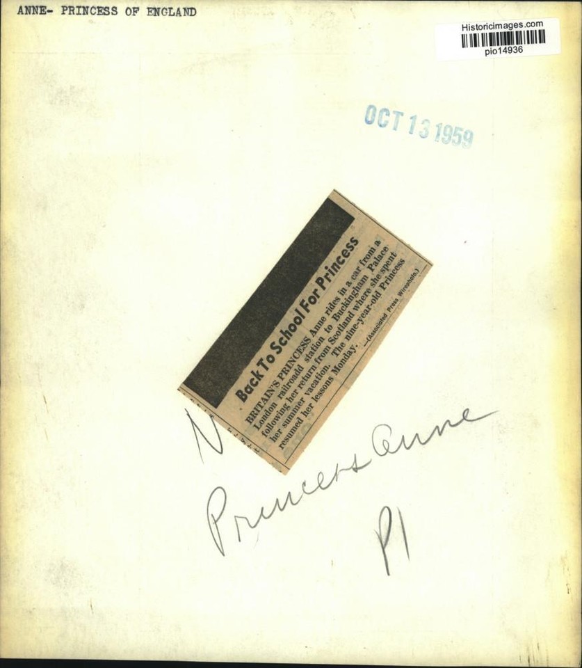 1959 Press Photo Princess Anne in a car at a railroad station in London ...