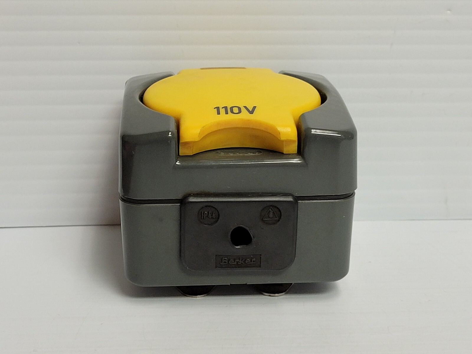 BERKER ISO PANZER POWER RECEPTACLE 21850 110V - USED | eBay