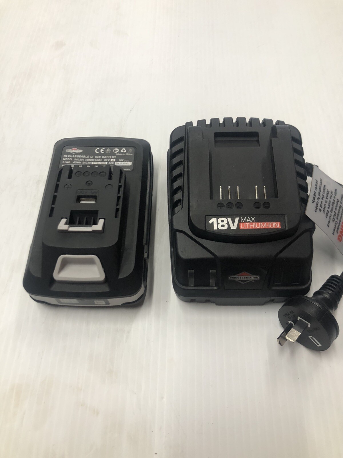 1 x Victa Briggs & Stratton Victa 18 Volt 2.5Ah Lithium-Ion Battery ...