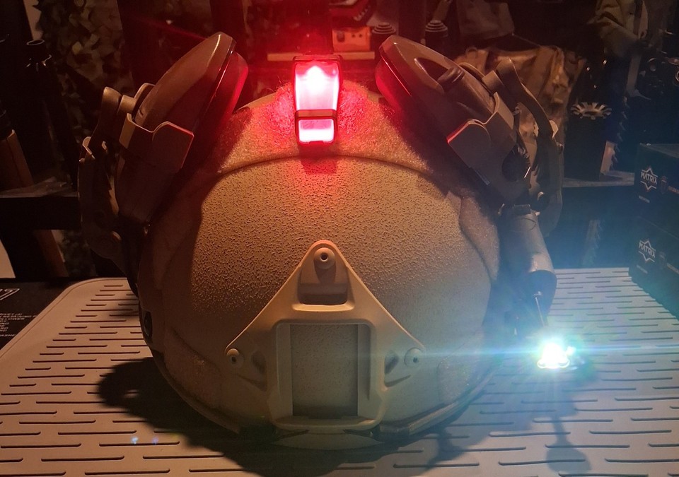 NIJ LEVEL IIIA BALLISTIC HELMET UHMWPE ADJUSTABLE SIZE 24NRR EARMUFFS ...