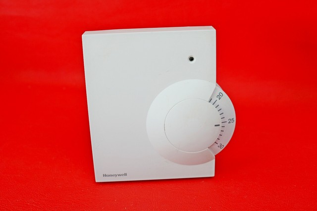 Honeywell HCW80 Wireless Room Thermostat With Receiver for sale online ...