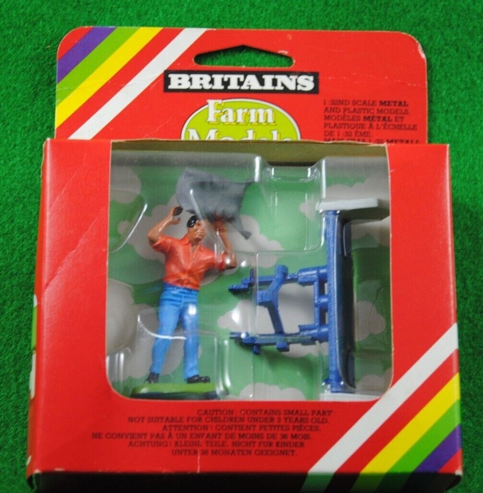 Various 1:32 BRITAINS TRANSPORT BOX FARM-YARD SCRAPER IMPLEMENTS 4 FARM ...
