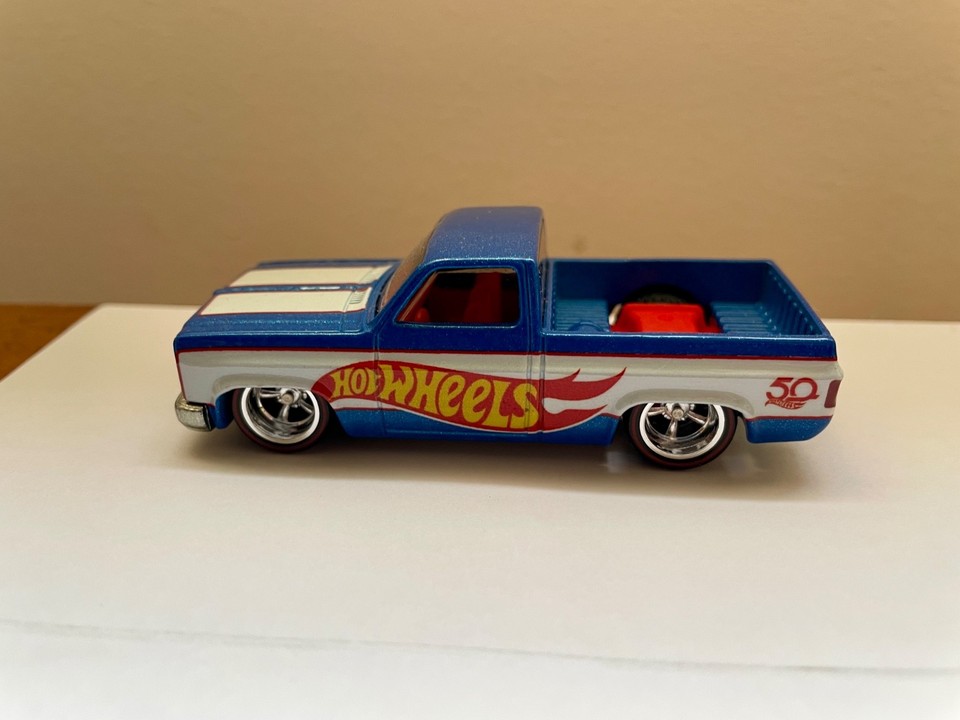 Hot Wheels '83 Chevy Silverado 2018 Display Case Exclusive 50th Mint ...