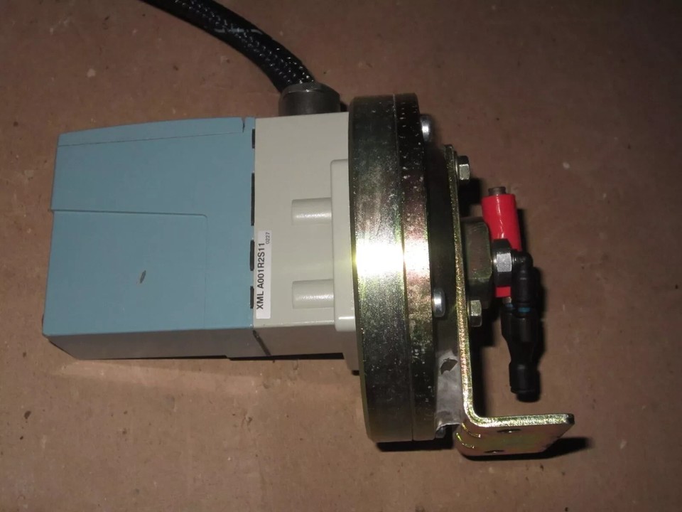 Telemecanique Nautilus Pressure Switch XML A001R2S11 Square D sensor | eBay