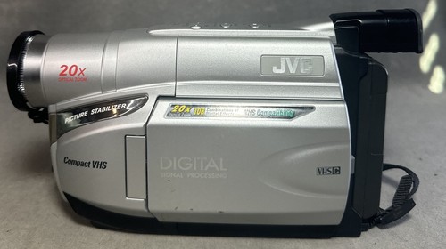 JVC GR-AXM17U Compact VHS Handheld Camcorder 800x Digital Zoom Untested ...