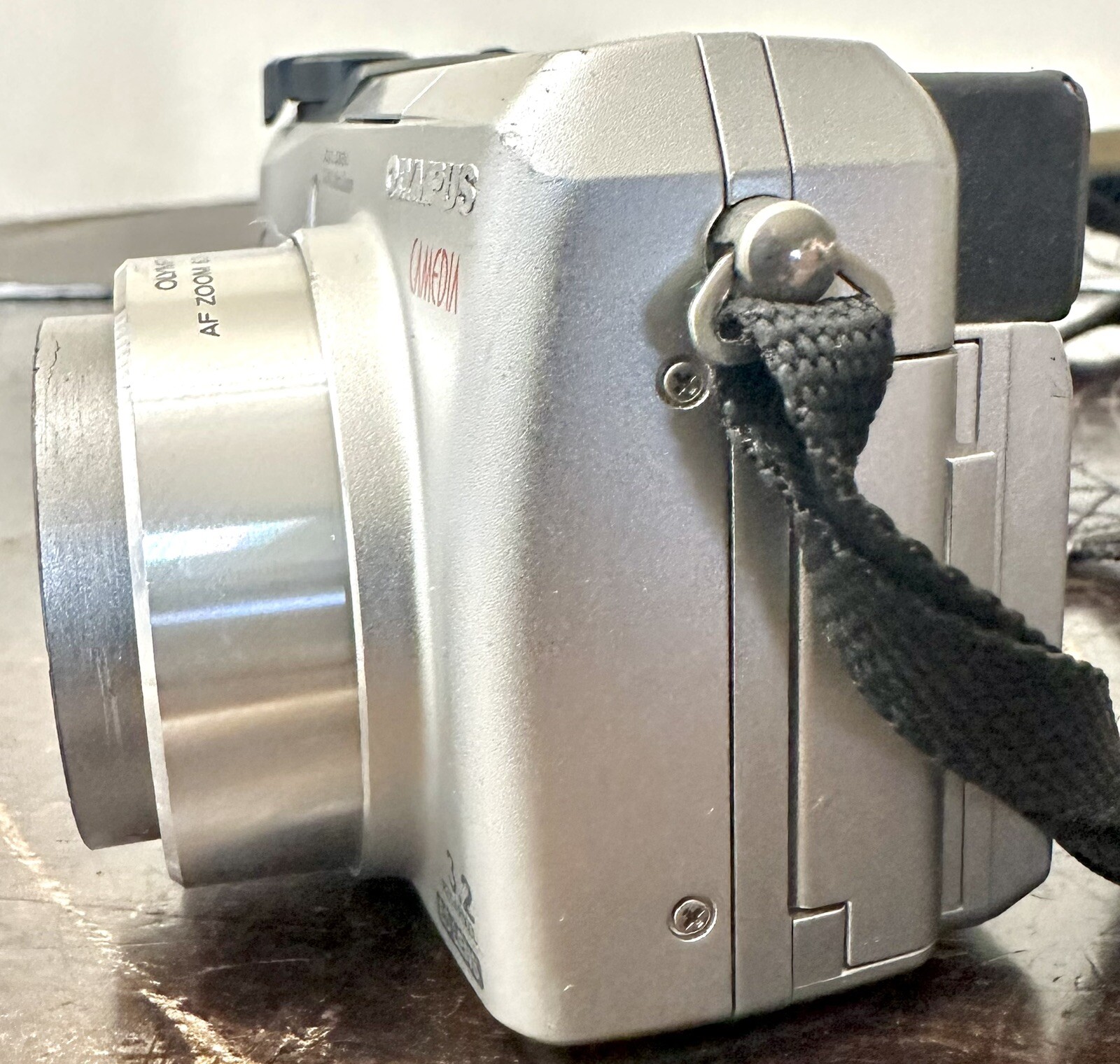 Olympus CAMEDIA C-740 Ultra Zoom 3.2MP Digital Camera 10x Zoom Silver ...