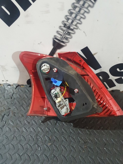 Toyota YARIS 05-11 Mk2 O/s Rear Drivers LED Tail Light Lens 8149752020 ...