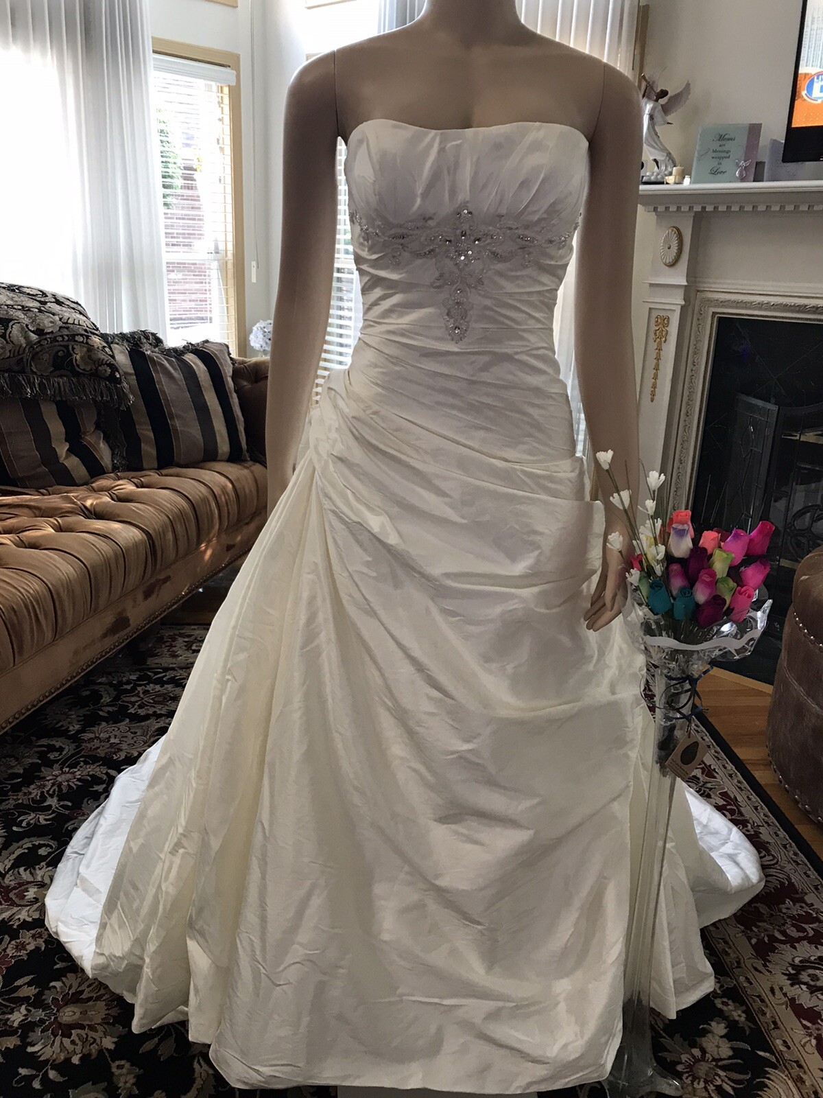 Anjolique Silk Wedding Ball Gown Cream Size 6 - Gem
