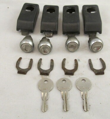 4 MATCHING THULE ROOF RACK KEY CYLINDERS WITH KEYS | eBay