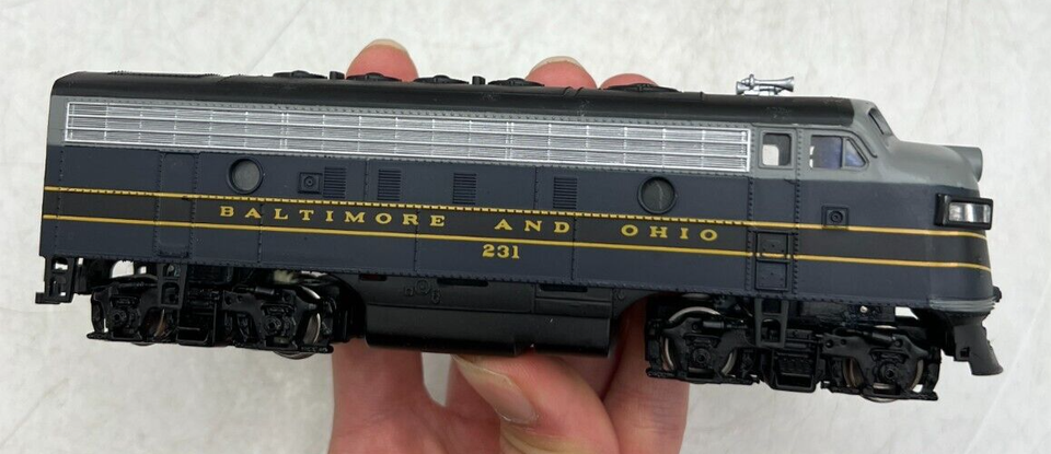 Bachmann Plus Ho EMD F7A & F7B B Unit 231 Diesel Train Baltimore & Ohio ...