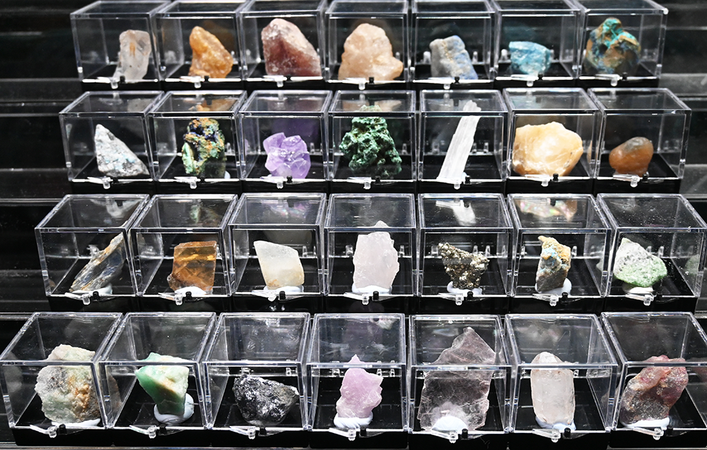 Rock Collection - 28 mineral specimens! Mounted in plastic boxes. | eBay