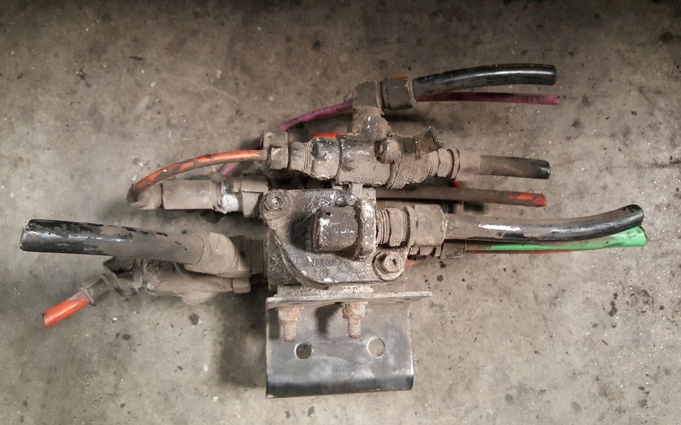 Bendix DC-4 Double Check Valve Assy 283321 | Aftermarket