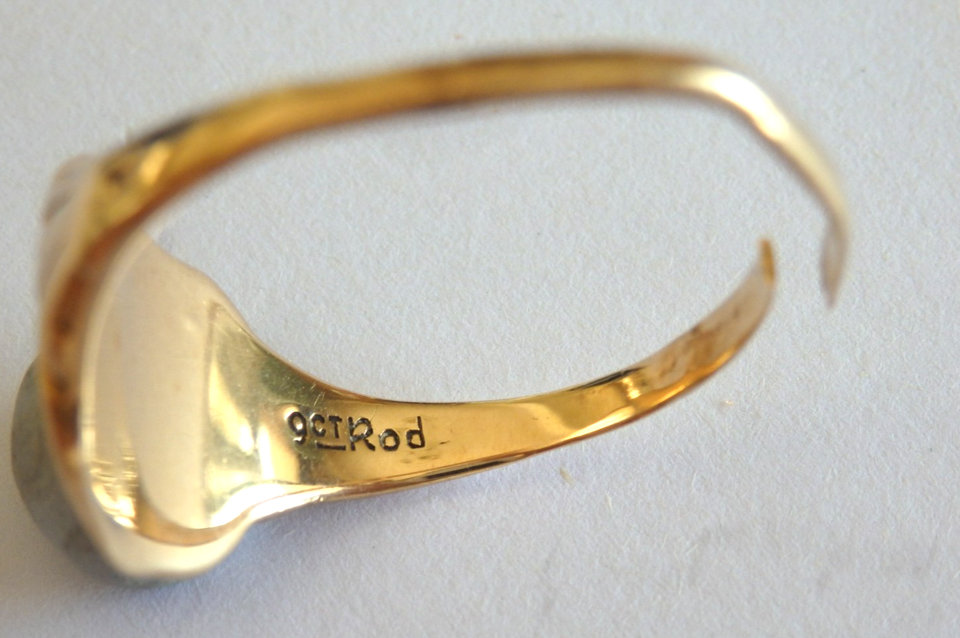 Shield-shaped 9ct. yellow gold signet ring. Damaged. | eBay Australia